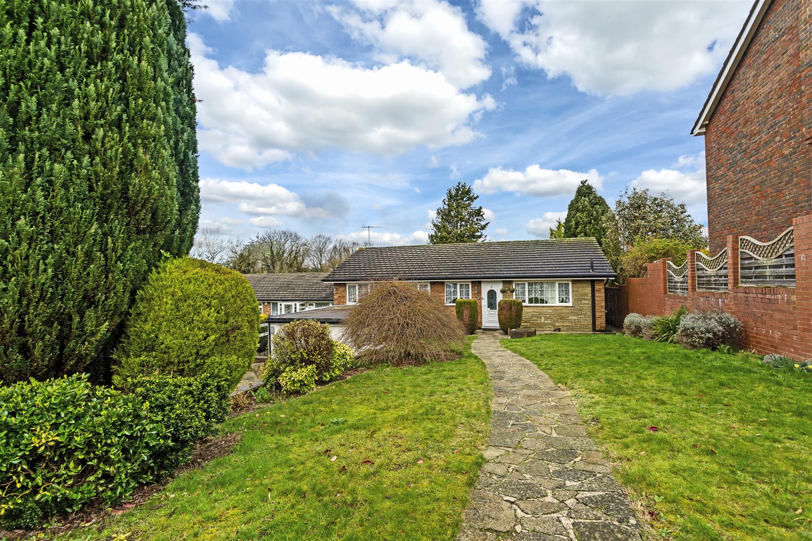 Green Lane, Lower Kingswood, Tadworth - Williams Harlow | Estate Agents ...